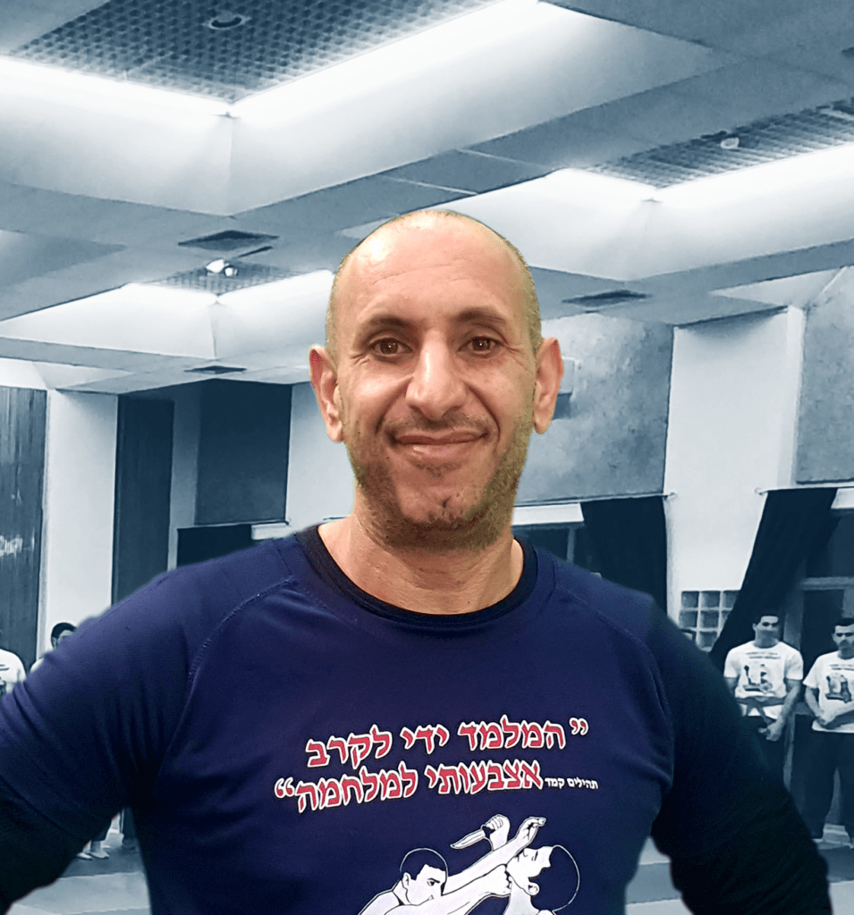 קרב מגע רעננה - גיא דאר מדריך מוסמך מ-1980 דאן 8 >>